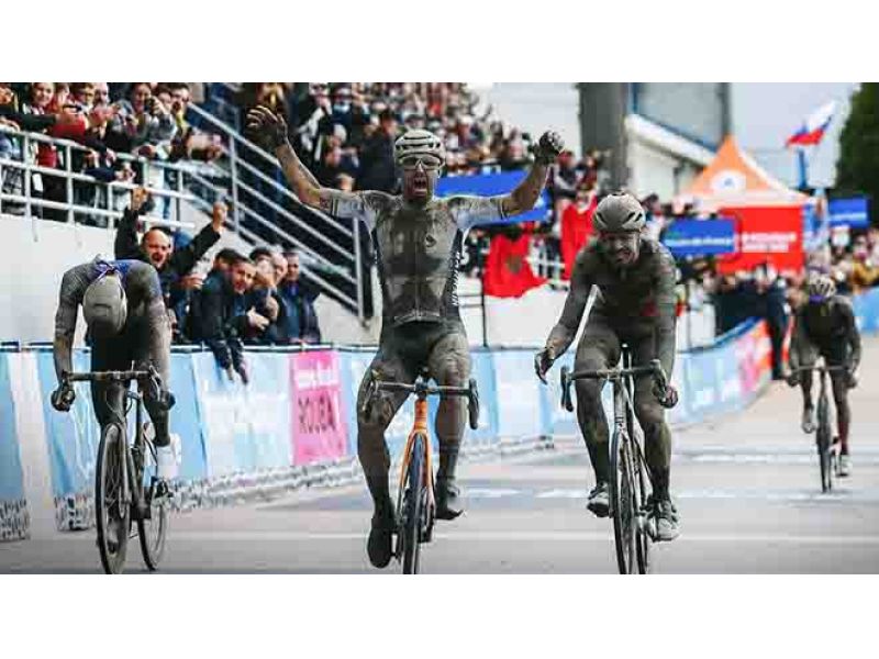 Après neuf années de succès, MERIDA et l'équipe BAHRAIN VICTORIOUS ...